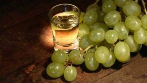 Albanian Raki: A Traditional Alcoholic Beverage - Tourism in Albania